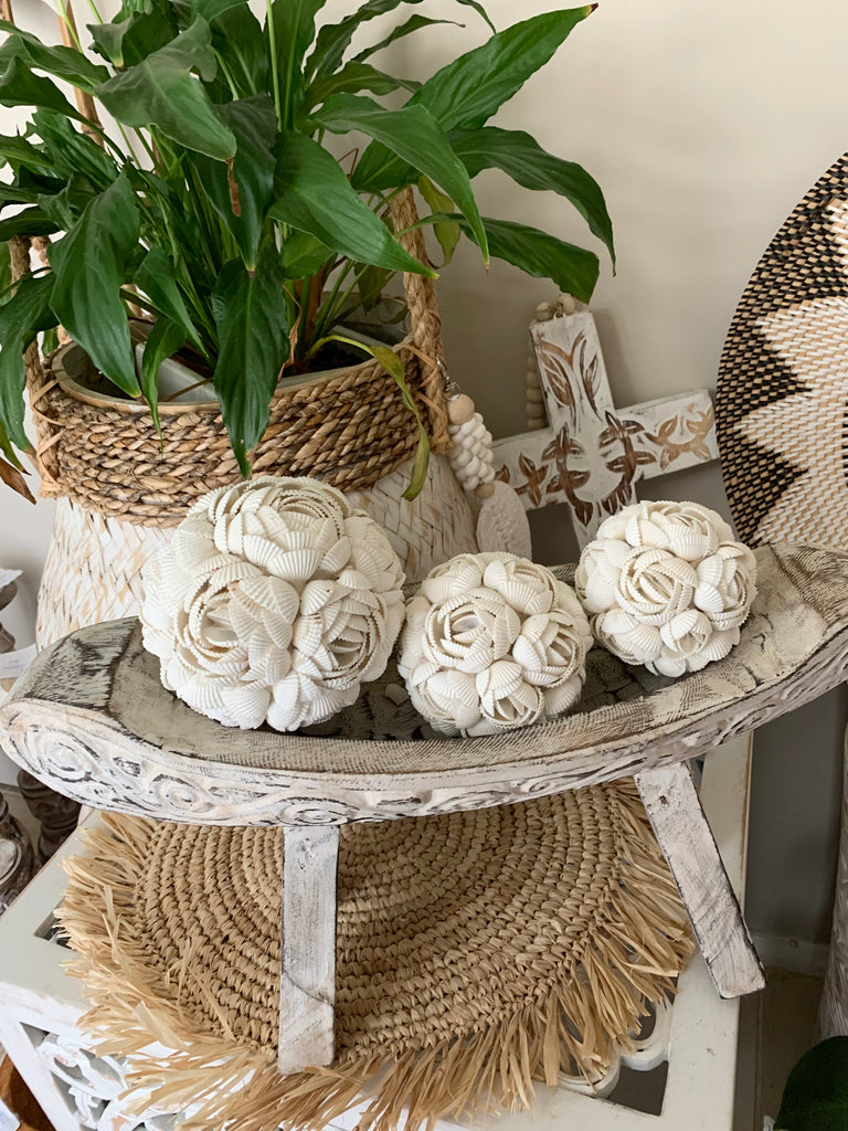Set 3 shell balls. White flower – Bali Beach Beyond