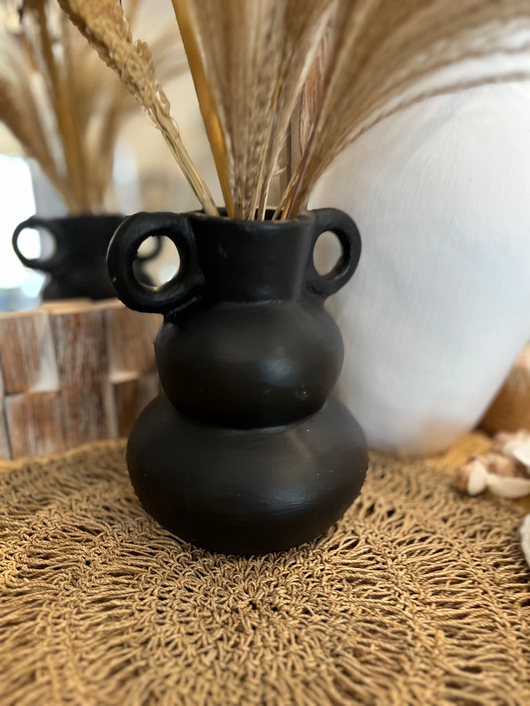 Black terracotta vase – Bali Beach Beyond
