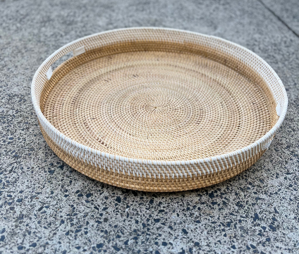 Round white/ natural tray L – Bali Beach Beyond